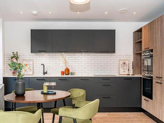 Henderson Place, New Town, 2 Bedroom Apartment