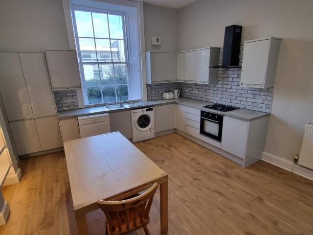 Henderson Row, New Town, Edinburgh, EH3 5 bed flat to rent £2,800 pcm £646 pw