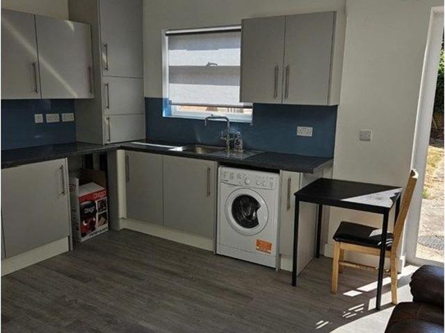 Hendford Grove, Yeovil BA20, 5 bed semi detached house to rent, £1,400 pcm | PrimeLocation