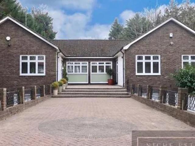 Hendon Avenue, Barnet, London, N3 | 2 bed house for rent #164447106 | Rentberry