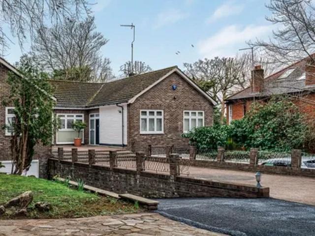 Hendon Avenue, London, N3 1UF, United Kingdom | 2 bed duplex for rent #166486618 | Rentberry