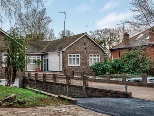 Hendon Avenue, London, N3 1UF, United Kingdom | 2 bed duplex for rent #167380802 | Rentberry
