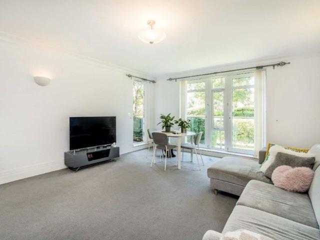 Hendon Lane, N3, London