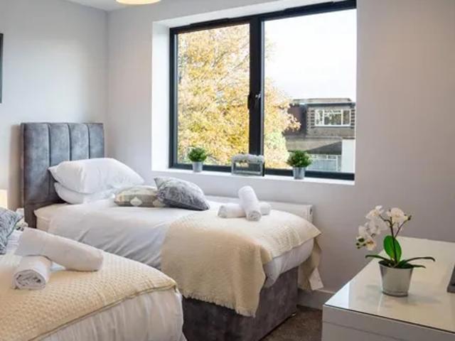 Hendon School, Golders Rise, London, NW4 2HP, United Kingdom | 3 bed duplex for rent #121301295 | Rentberry