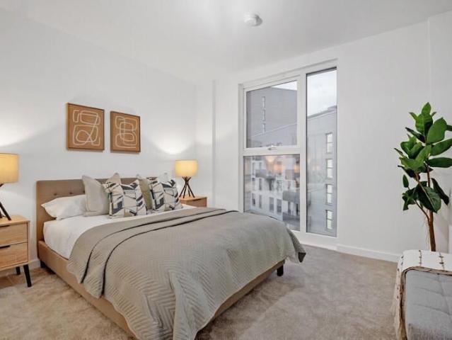 Hendon Waterside, London NW9, 2 bed flat to rent, £2,400 pcm | PrimeLocation