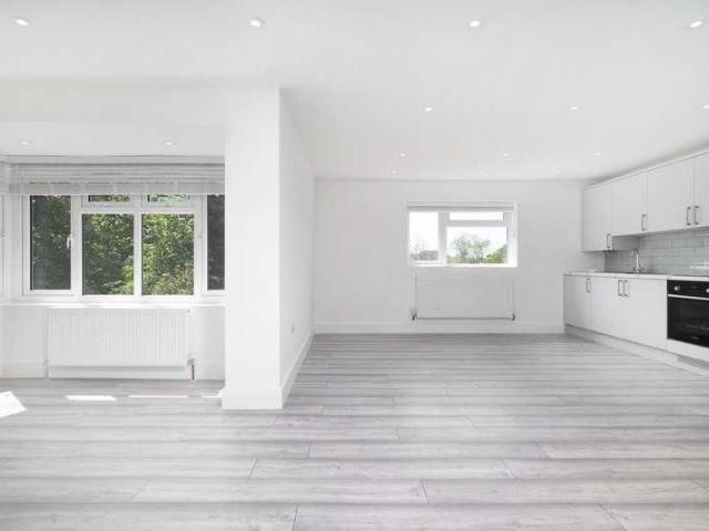 Hendon Way, Brent Cross, NW2