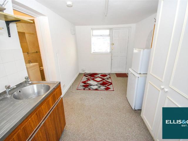 Hendon Way, Childs Hill NW2, Studio to rent, £950 pcm | PrimeLocation