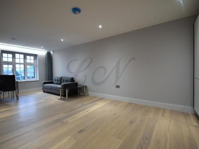 Hendon Way, Hendon, NW4