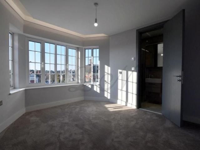 Hendon Way, Hendon, NW4