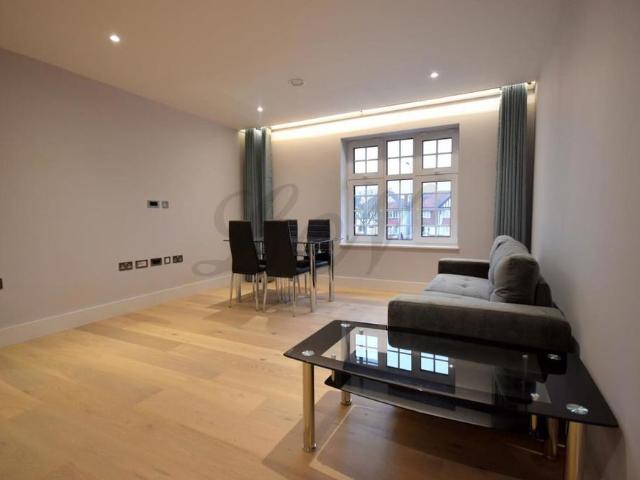 Hendon Way, Hendon, NW4