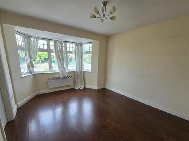 Hendon Way, London, 2 Bedroom Flat