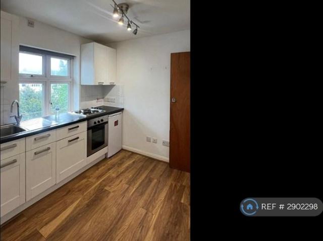 Hendon Way, London, NW2 Studio to rent £1,430 pcm £330 pw