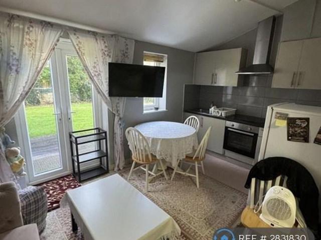 Hendon Way, London, NW2 Studio to rent £1,450 pcm £335 pw