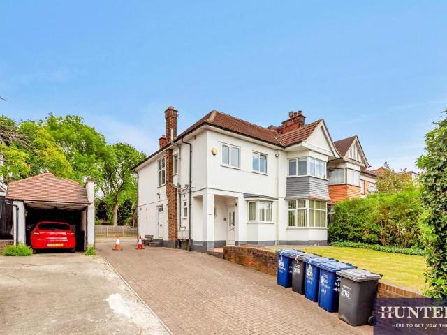 Hendon Way, London, NW4 2 bed maisonette to rent £2,300 pcm £531 pw