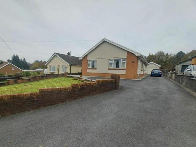 Hendre Road, Tycroes, 3 Bedroom Detached