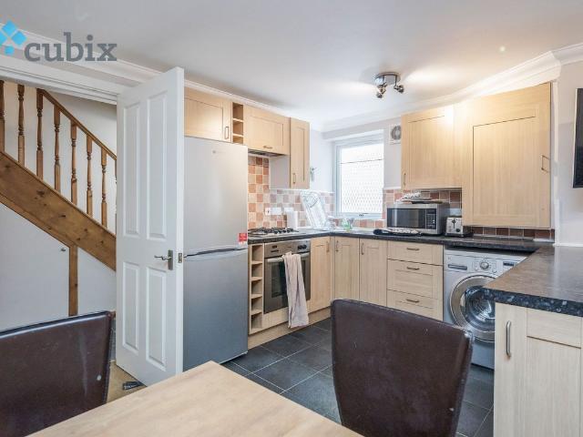 Hendre Road, Elephant And Castle SE1, 2 bed flat to rent, £2,297 pcm | PrimeLocation