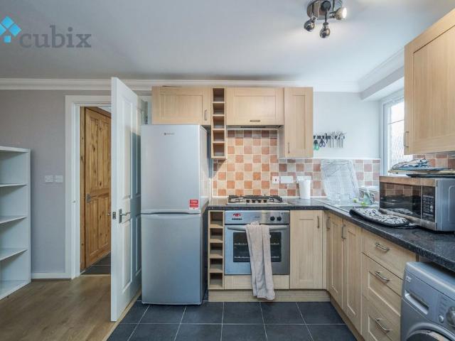 Hendre Road, London SE1 2 bed ground floor maisonette to rent £2,297 pcm £530 pw