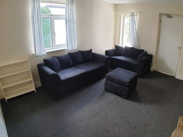Hendred Street, *Student* 3 Double Bedrooms, Cowley, Oxford, OX4 2EE