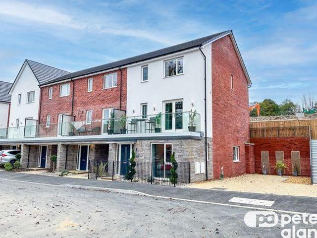Hendrefoilan Drive, Sketty, Swansea SA2, 4 bedroom town house.