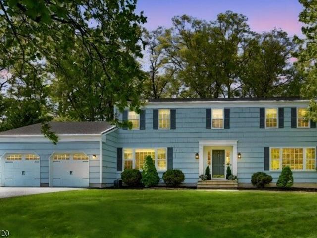 Hendricks Dr, Hanover Twp, Home For Sale