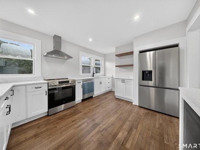 Hendrie Ct, Stamford, Home For Sale