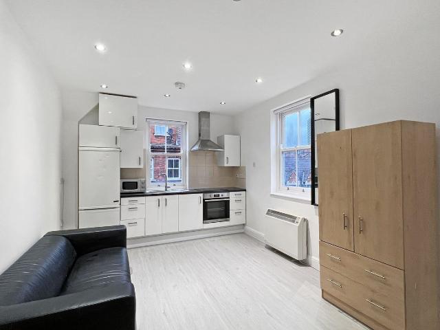 Heneage, London E1, Studio to rent, £1,700 pcm | PrimeLocation