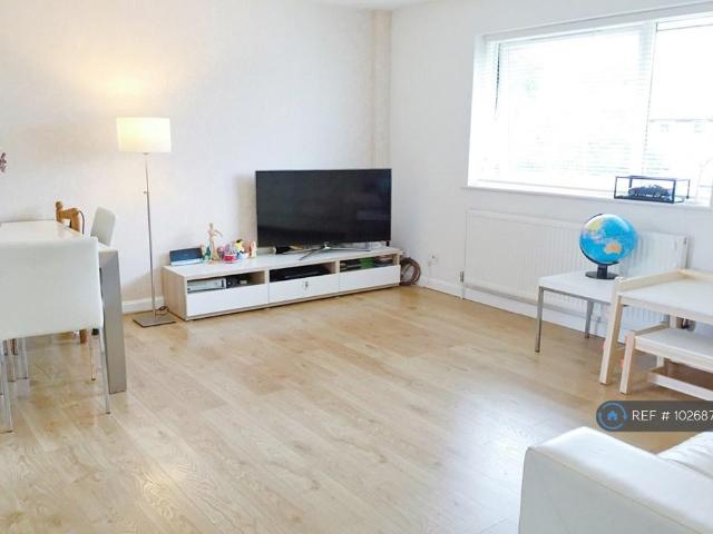 Henfield Road, London, SW19 2 bed flat to rent £2,050 pcm £473 pw