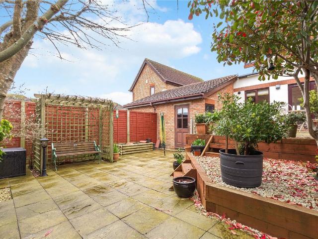 Henge Way, Portslade, Brighton, East Sussex BN41, 2 bed link detached house to rent, £1,700 pcm | PrimeLocation
