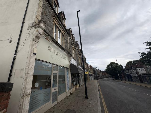 Henleaze Road, Bristol BS9, 3 bed flat to rent, £2,000 pcm | PrimeLocation