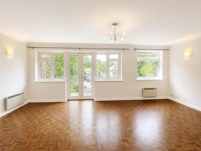 Henley Court, N14, Property for rent