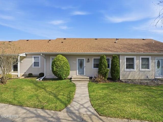 Henley Ct Unit C, Freehold, Condo For Sale