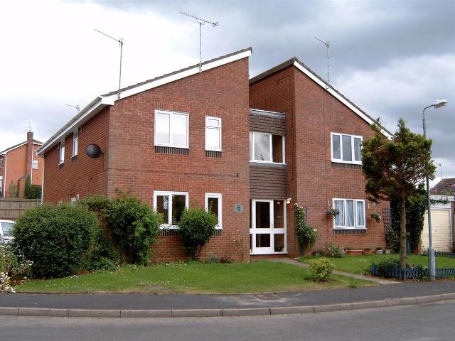Henley Drive, Droitwich, Worcs. WR9, Studio to rent, £550 pcm | PrimeLocation