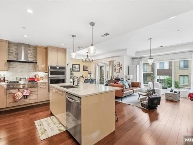 Henley Pl Apt,weehawken, Condo For Sale