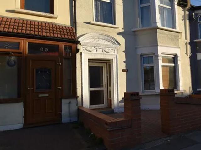 Henley Road, Loxford, London, IG1 2TR, United Kingdom | Room for rent #165459851 | Rentberry