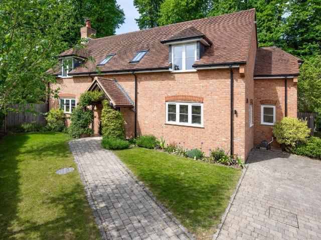 Henley Road, Marlow SL7, 4 bed detached house to rent, £4,400 pcm | PrimeLocation