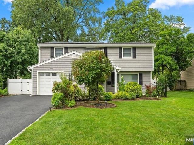 Henmarken Dr, Northvale, Home For Sale