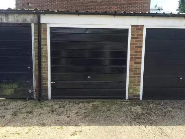 Hennel Close, Forest Hill, SE23 1 bed garage to rent £150 pc.