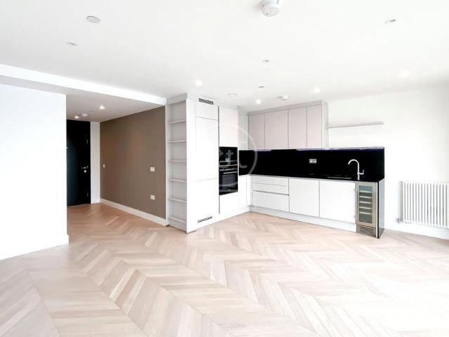 Hennessey Apartments, Brigadier Walk. 2 bed apartment to rent £2,900 pcm £669 pw