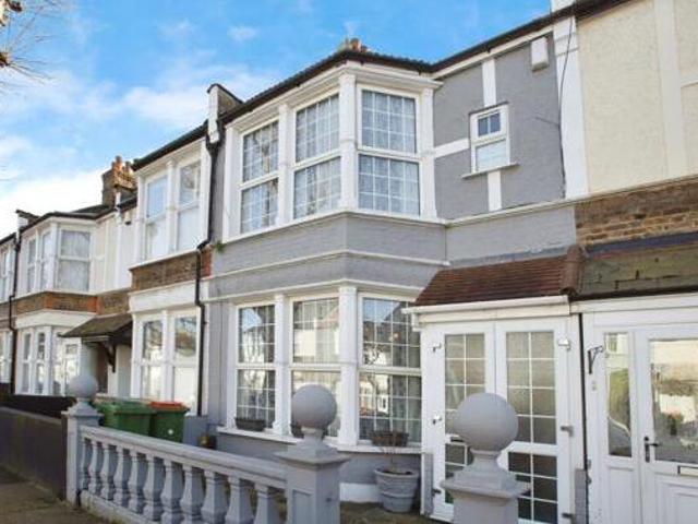 Henniker Gardens, London, 4 Bedroom Terraced