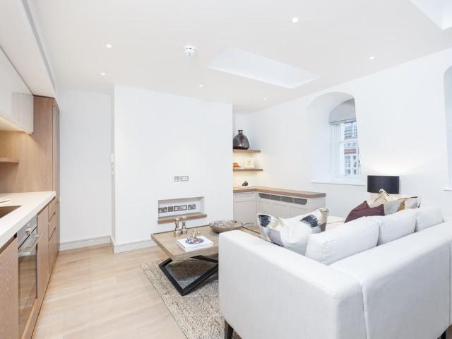 Henrietta Street, Covent Garden WC2 1 bed apartment to rent £3,878 pcm £895 pw