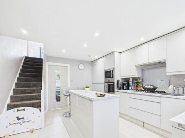Henry Cooper Way, London, 3 Bedroom Terraced