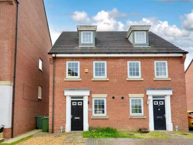 Henry Grove, Pudsey, West Yorkshire 3 bed semi detached house.
