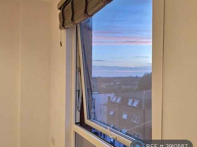 Henry House, Bromley, BR1 2 bed flat to rent £2,000 pcm £462 pw