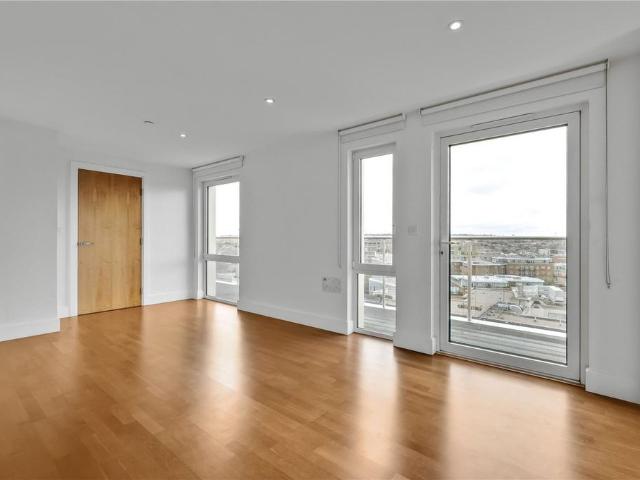 Henry Macaulay Avenue, Kingston upon. 2 bed apartment to rent £2,900 pcm £669 pw