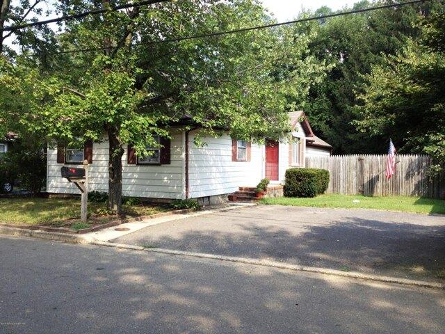 Henry Pl, Middletown, Home For Sale
