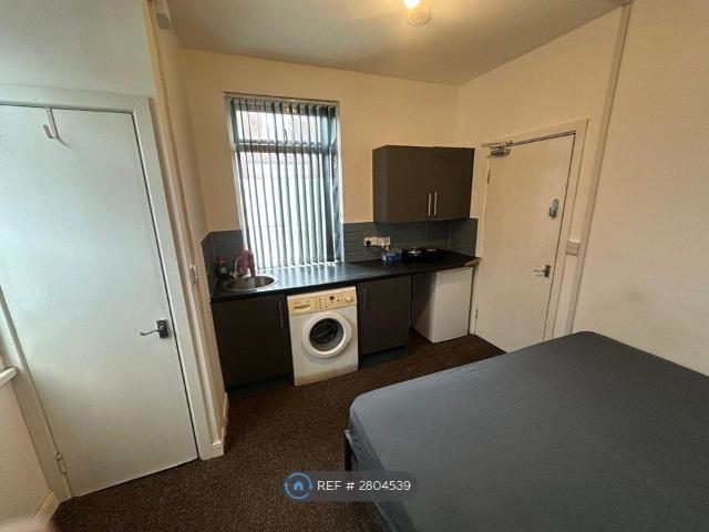 Henry St, Wakefield WF2, Studio to rent, £550 pcm | PrimeLocation