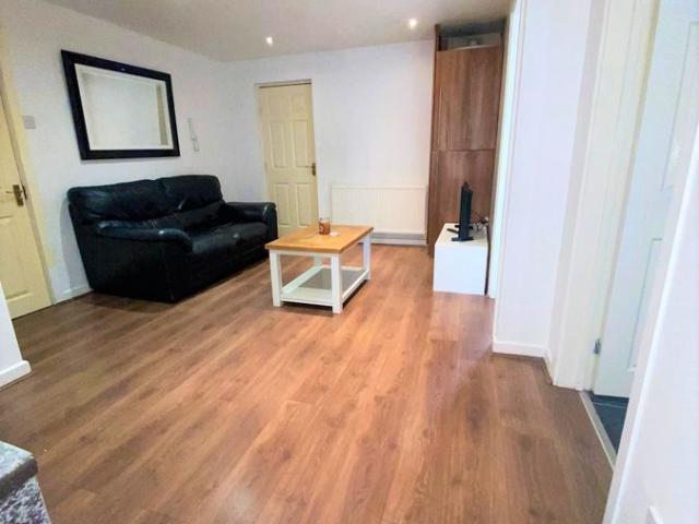Henry Street, Liverpool L1, 2 bed flat to rent, £1,300 pcm | PrimeLocation