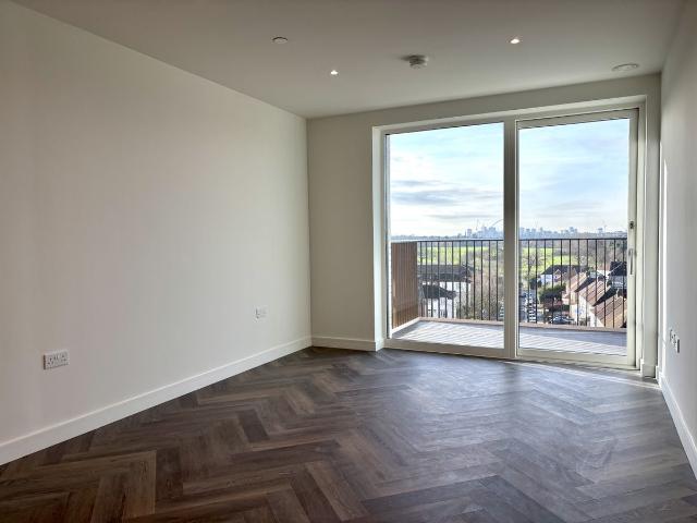 Henshaw Parade, London NW9, 1 bed flat to rent, £1,950 pcm | PrimeLocation