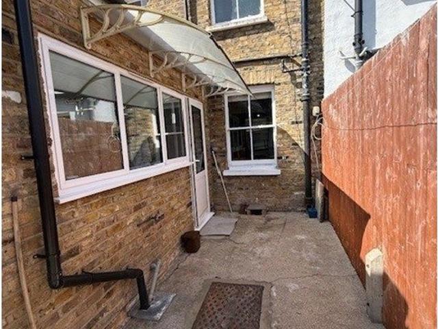 Henshaw St, London SE17, 3 bed semi detached house to rent, £3,000 pcm | PrimeLocation