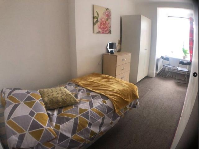 Henson Avenue, London NW2, Room to rent, £700 pcm | PrimeLocation
